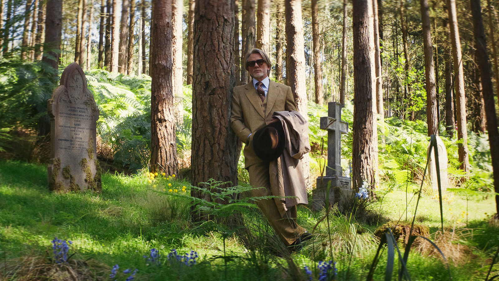 Wake Up Dead Man: A Knives Out Mystery – Lola On Film